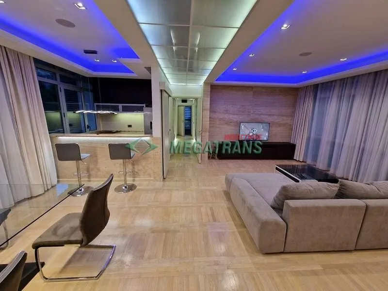 Izdavanje, trosoban stan, 148m², Savski Venac, Beograd