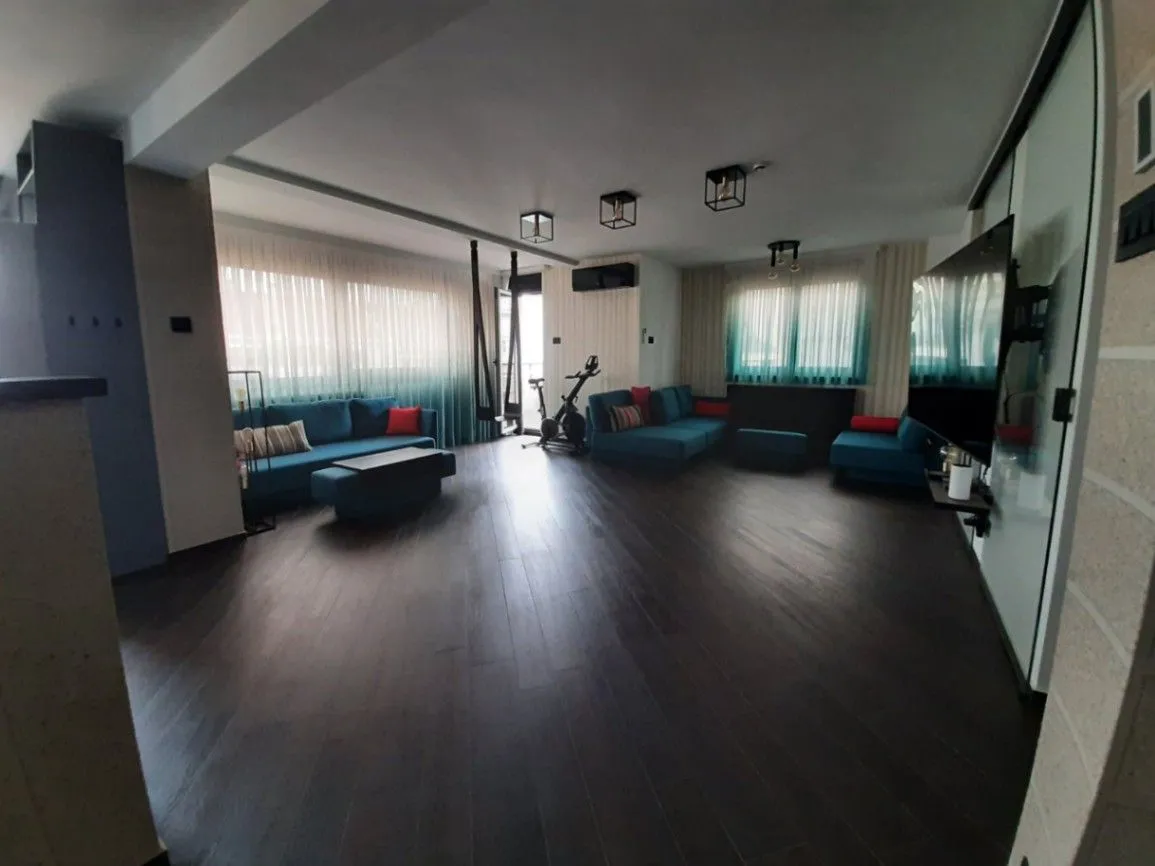 Prodaja, trosoban stan, 240m², Centar, Novi Sad