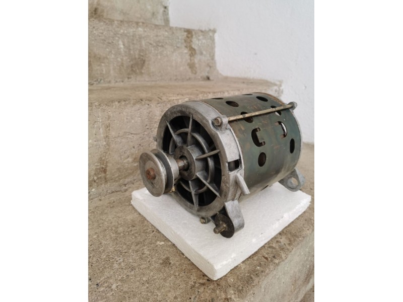 Motor za veš mašinu `Gorenje` (polovan)