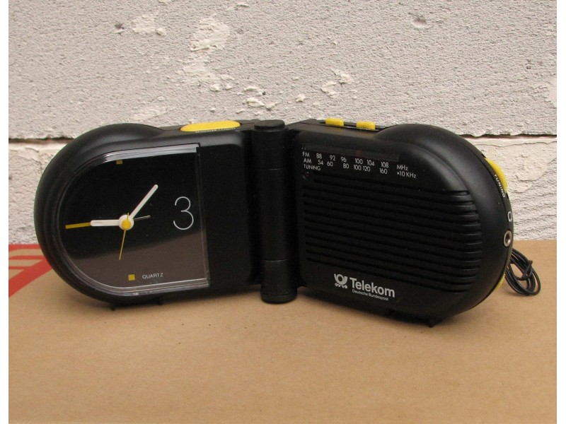 = Radio uređaj sa satom 20 x 7cm