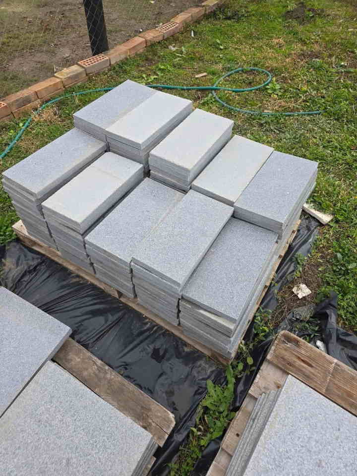 Velika rasprodaja granitnih ploca 50 m3