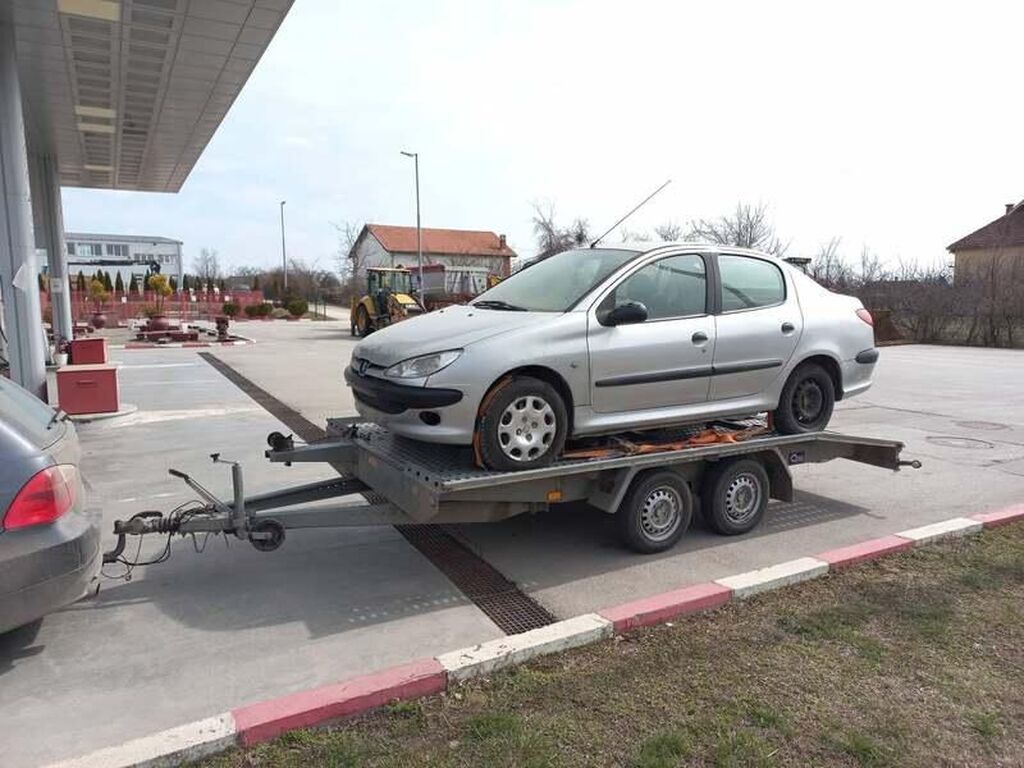 BENZINSKA PUMPA ZA SEDAN ZA PEUGEOT 206 | Originalni polovni delovi