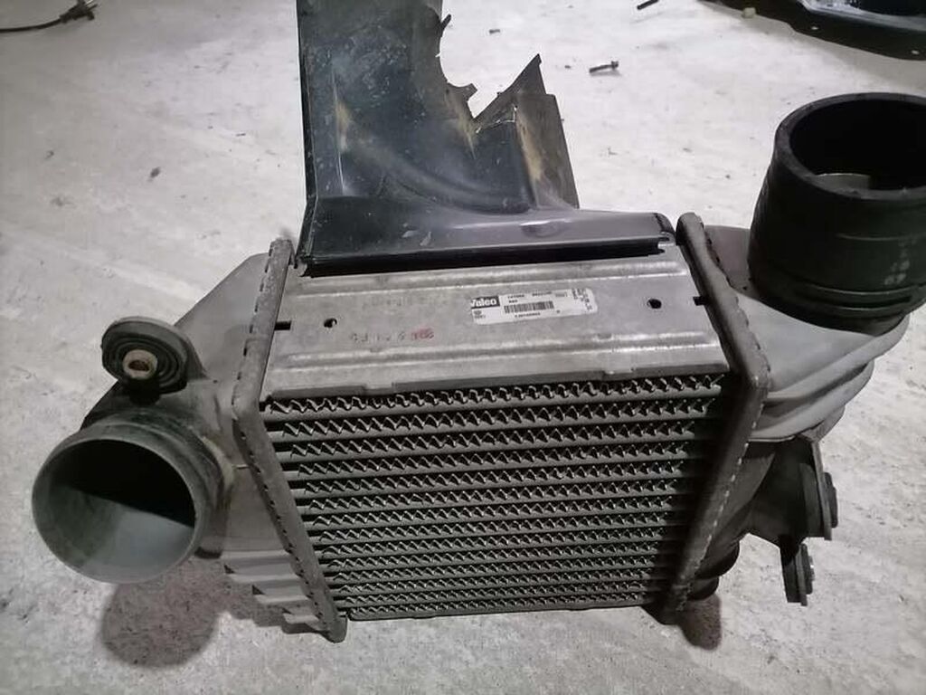 HLADNJAK INTERKULER ZA VOLKSWAGEN GOLF 4 | Golf 4 bora Delovi trapa