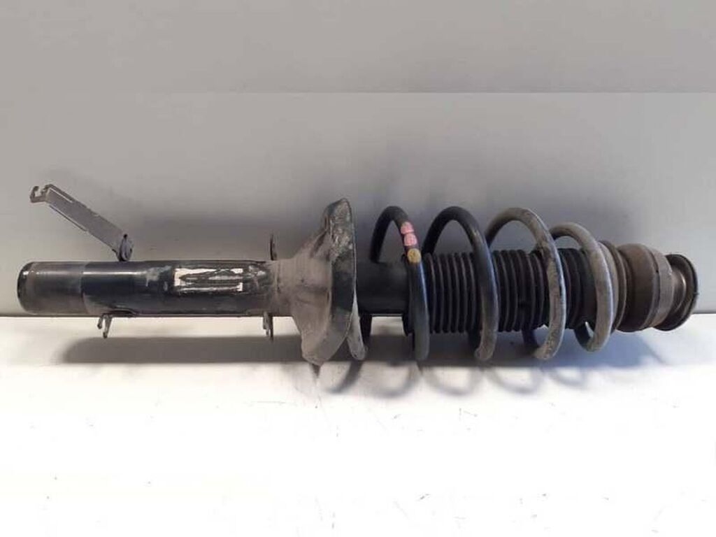AMORTIZERI ZA VOLKSWAGEN GOLF 4 OD 1998. DO 2006. GOD. | Polovni