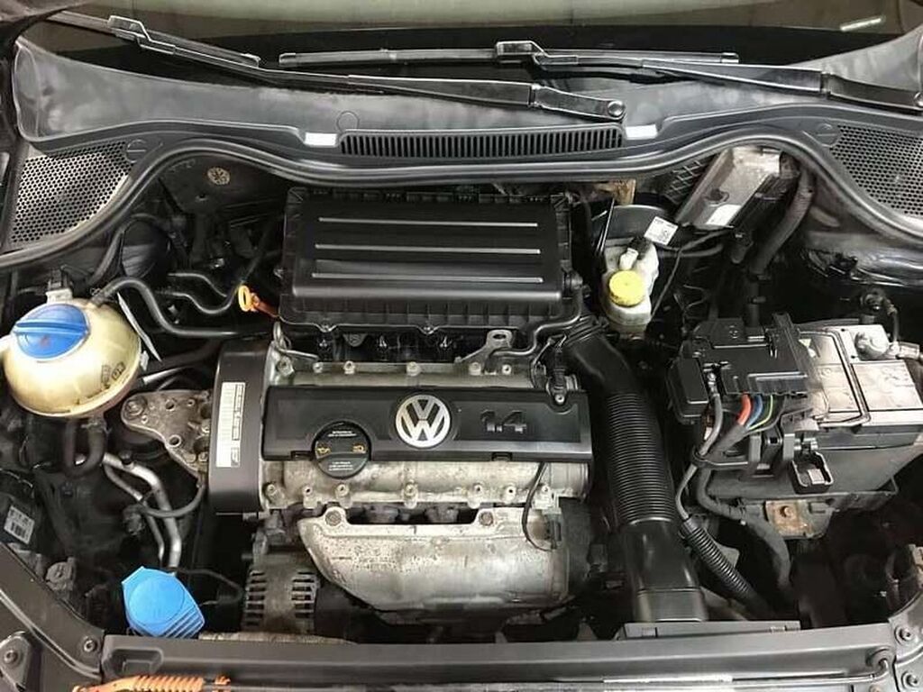 MOTORI I DELOVI MOTORA ZA VOLKSWAGEN POLO, GOLF 5, GOLF 6 . OD 2004