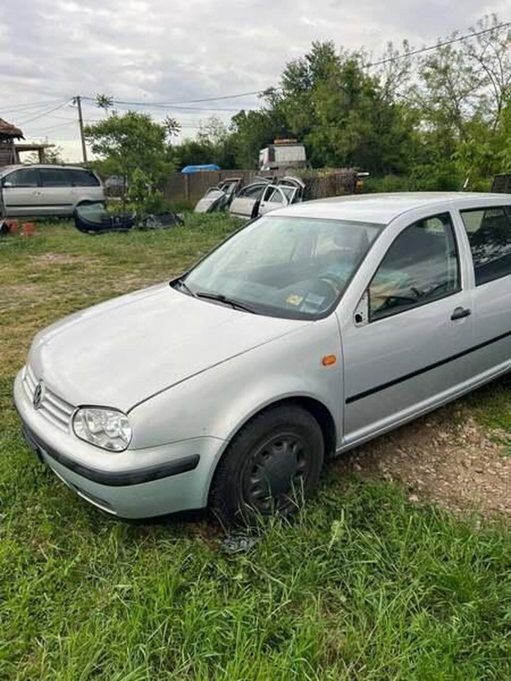 VOLKSWAGEN GOLF 4 - KOMPLETAN AUTO U DELOVIMA | VW Golf 4, 1.6 SR