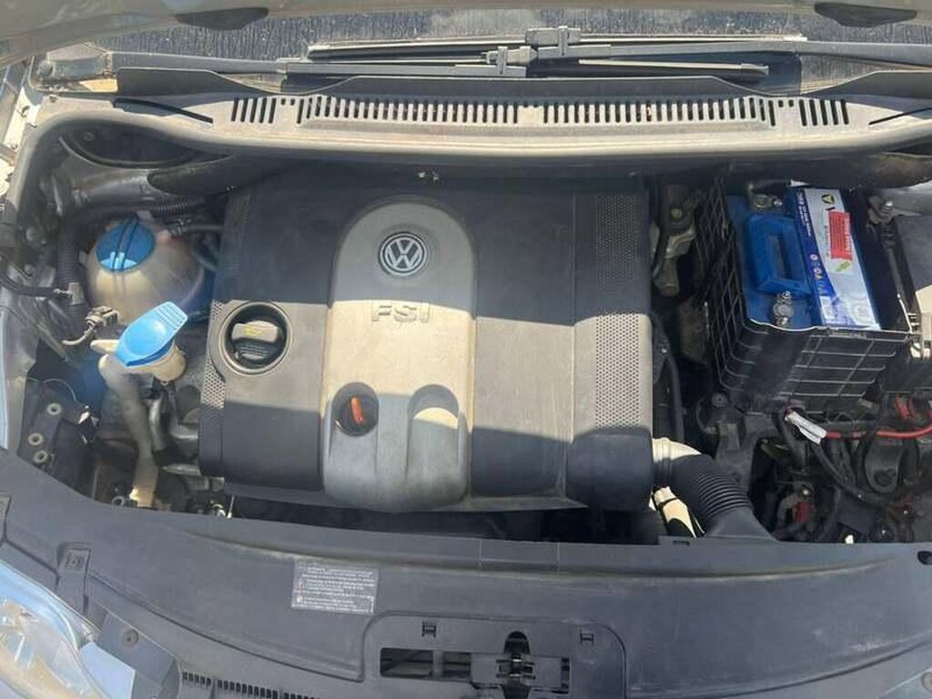 GLAVA I BLOK MOTORA 1.6 FSI ZA VOLKSWAGEN TOURAN | Glava i blok