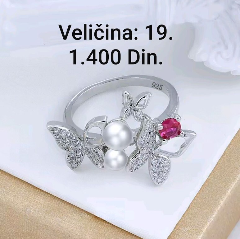 Elegantni posrebreni prsten od hirurskog čelika sa motivom leptira sa