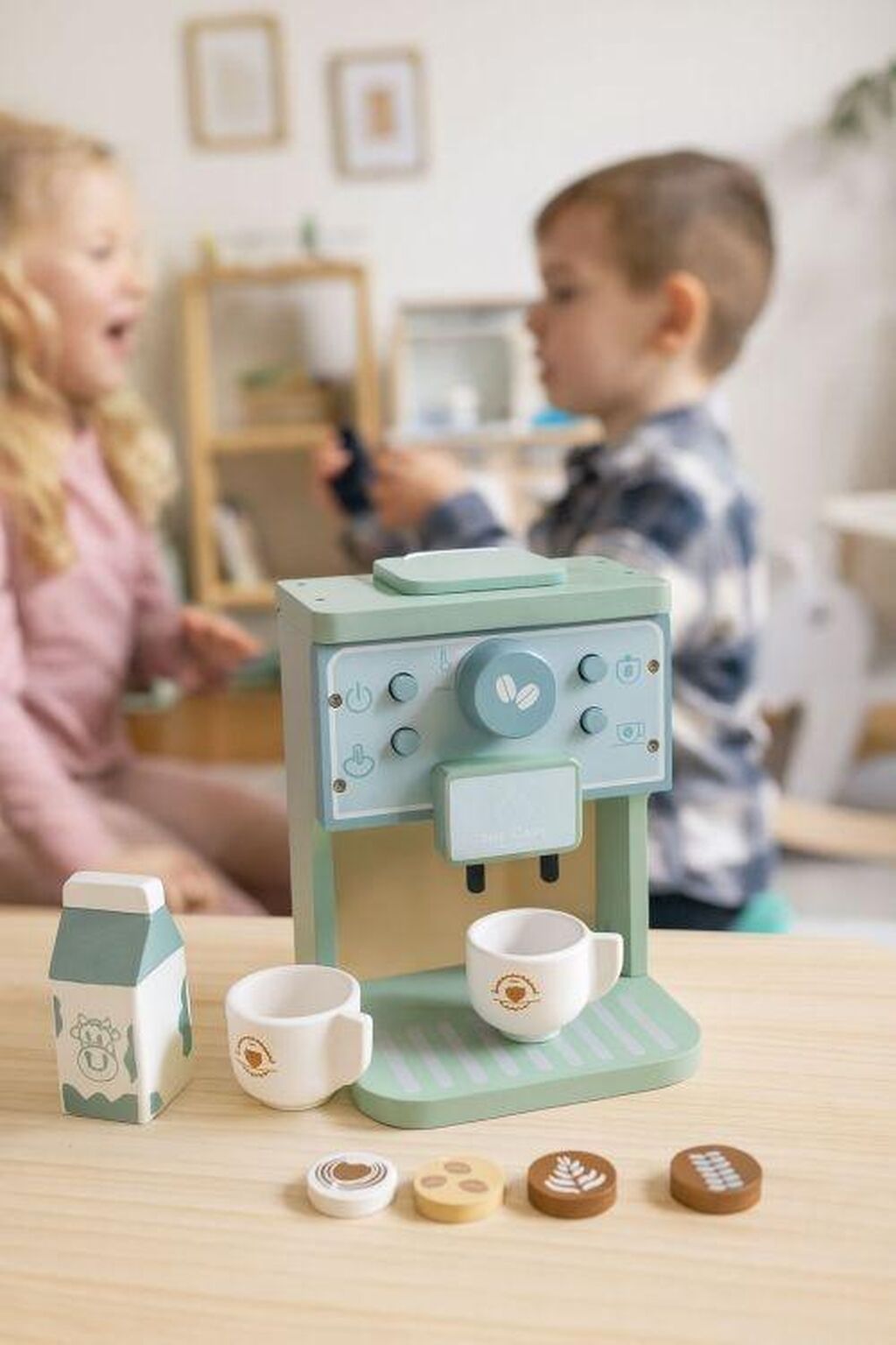 Drveni aparat za kafu za decu – barista set, 8 delova – ECO TOYS