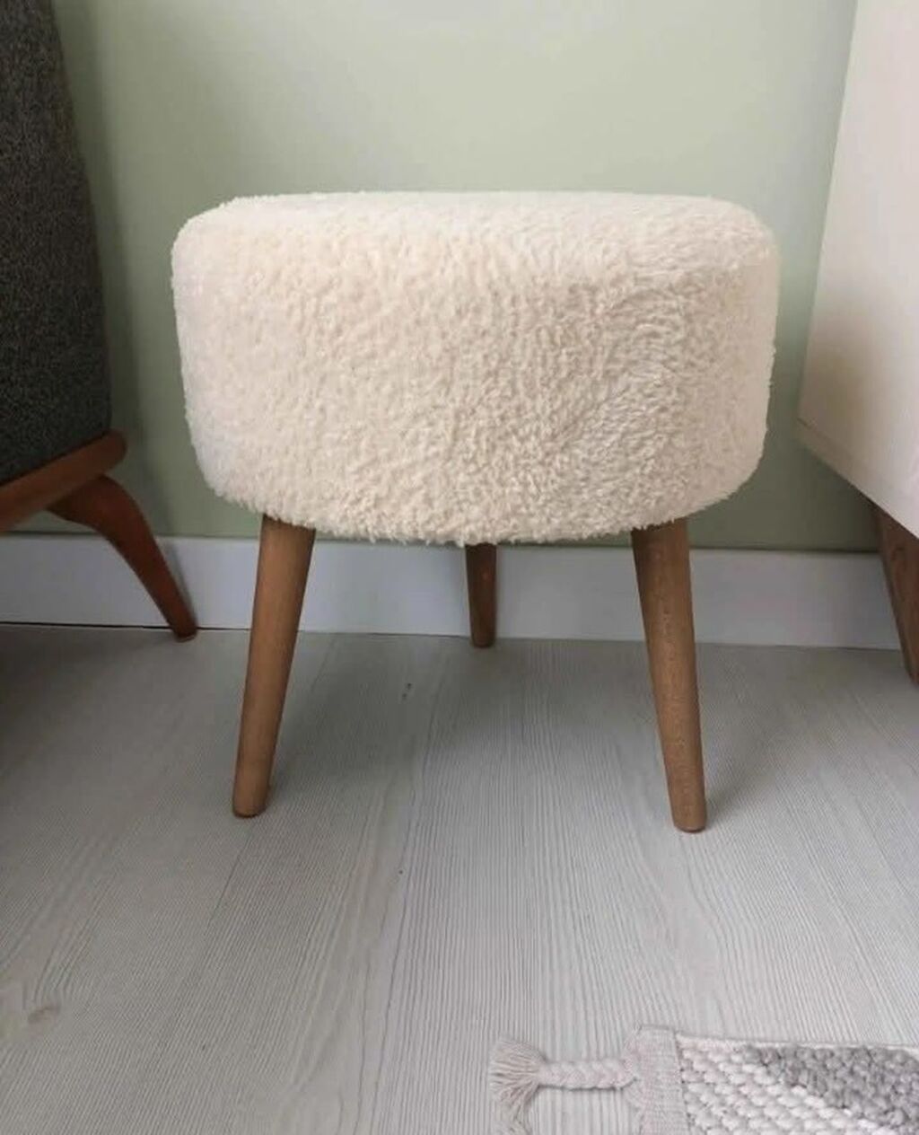 Tabure 40x45 Cena 3999 din D