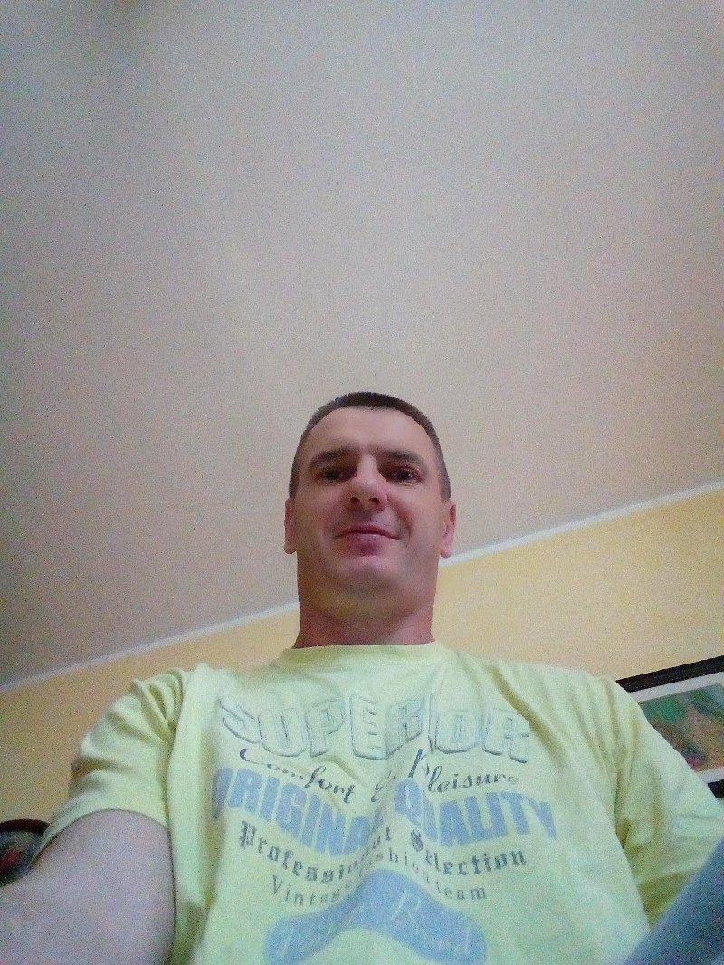 Slobodan i lep muskarac