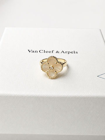 Van Cleef prsten sa detelinom