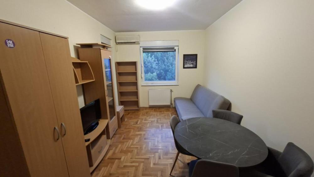 Jednoiposoban stan za izdavanje, 40m2, 400€