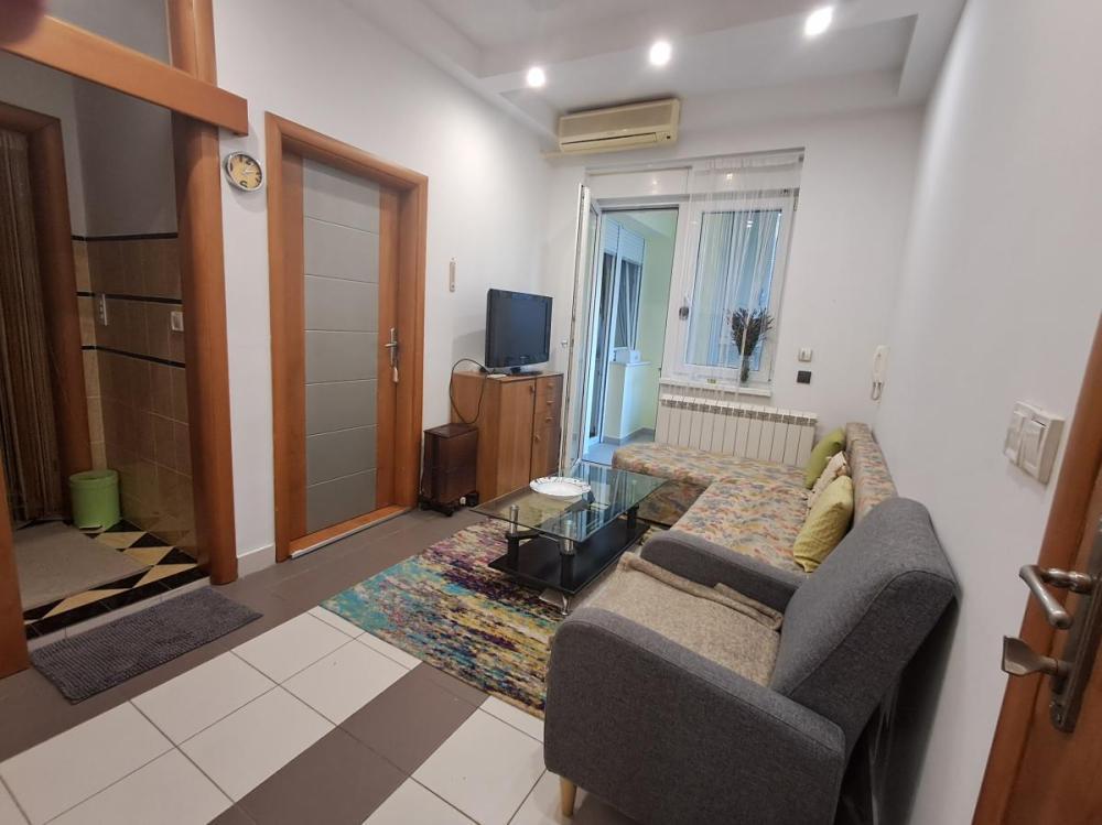 Jednosoban stan za izdavanje, 34m2, 300€