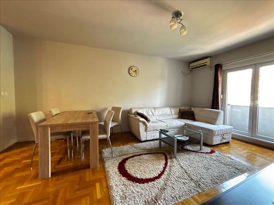 Izdavanje lep stan na Lekinom brdu 50m2