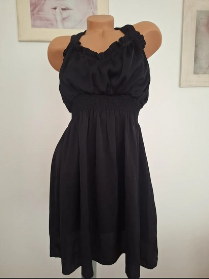 Crna mini haljina