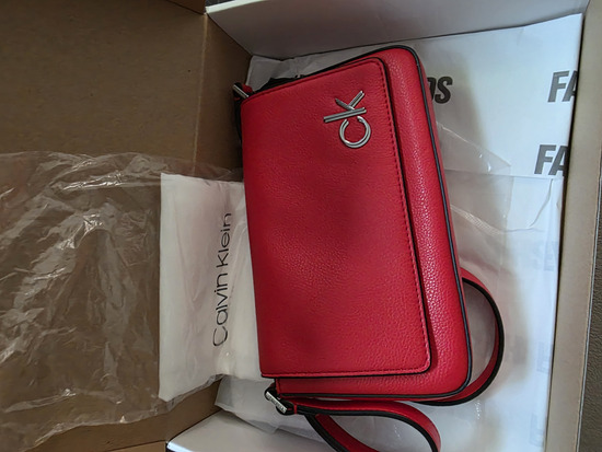 Calvin Klein tasna i kais