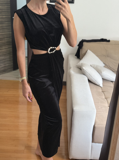 Zara Plisana haljina