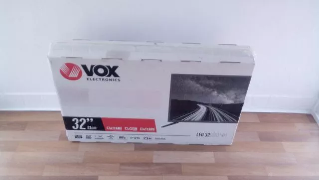 NOVO! NEKORIŠĆEN U KUTIJI VOX LED TELEVIZOR 32DSA314H GARANCIJA 12 MESECI