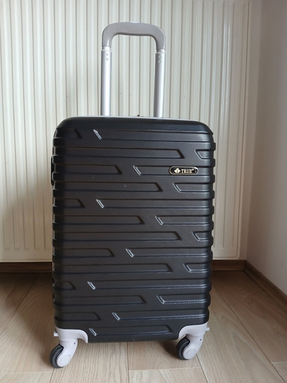Kabinski kofer TRUE sa skidajucim tockovima