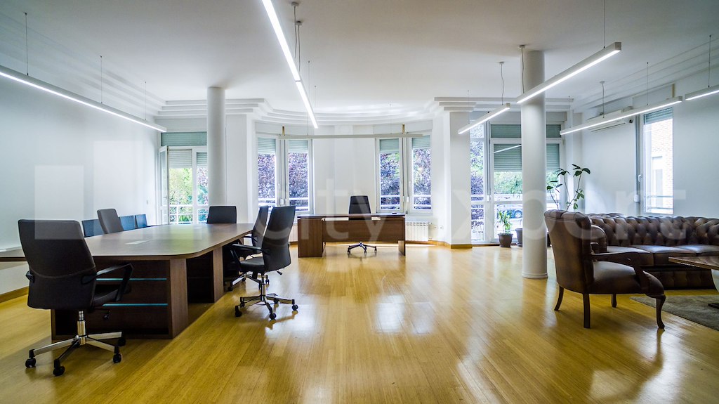 Poslovni prostor za izdavanje BEZ PROVIZIJE: Četvorosoban, 150m², Pivljanina Baja, Savski venac - 2250€