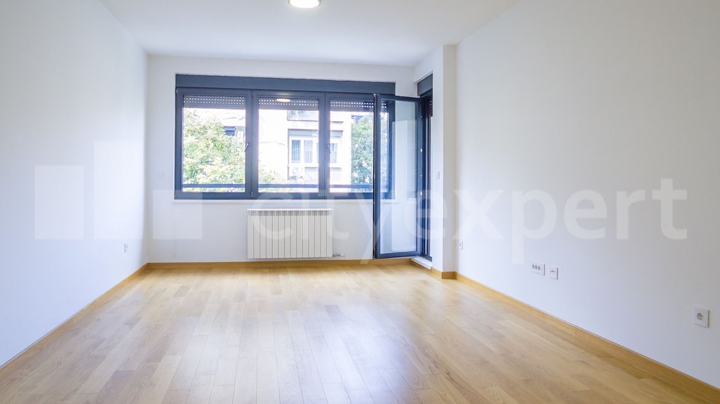 Poslovni prostor za izdavanje BEZ PROVIZIJE: Četvorosoban, 97m², Deligradska, Savski venac - 1800€
