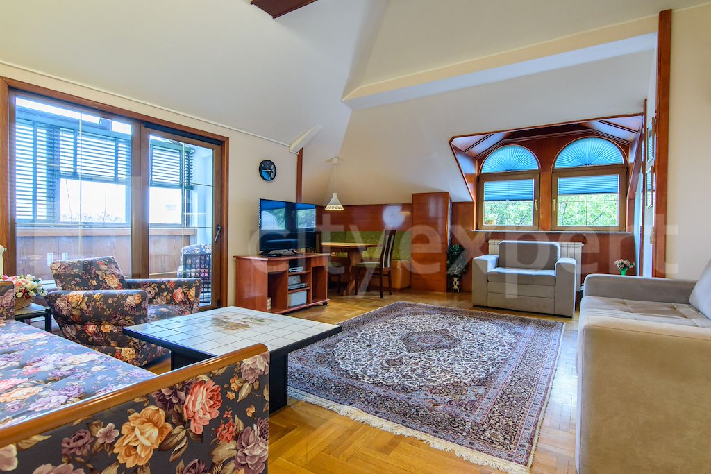 Stan u kući za izdavanje BEZ PROVIZIJE: Dvoiposoban, 92m², Bulevar vojvode Putnika, Savski venac - 1150€