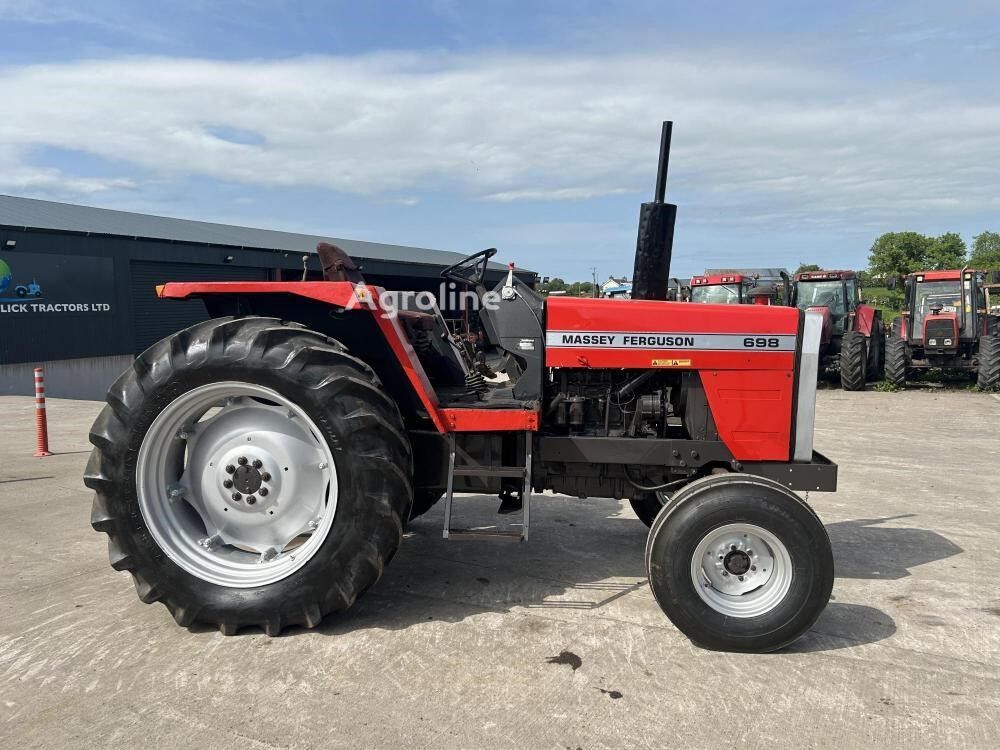 Massey Ferguson 698 traktor točkaš