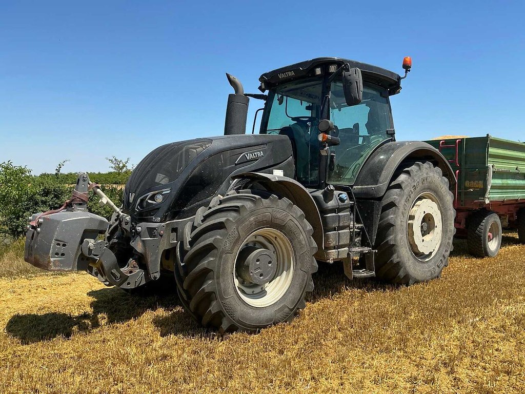 Prodaje se Valtra S274 traktor točkaš na aukciji