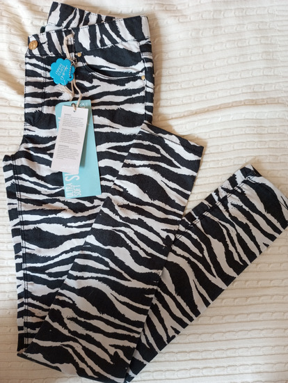 Nove ( sa etiketom ) pantalone vel.28