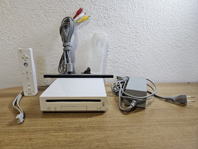 Full Nintendo Wii konzola RVL-001 White sa opremom Wi