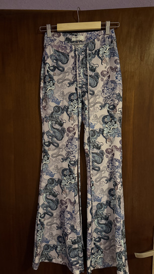 BERSHKA HELANKE DRAGON PRINT