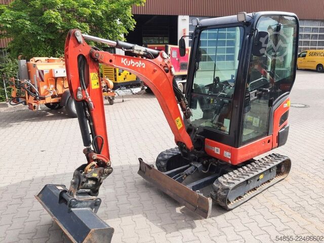 Mini bager
KUBOTA KX019-4