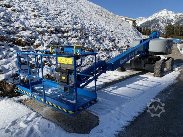 Teleskopska radna platforma
Genie S45XC
