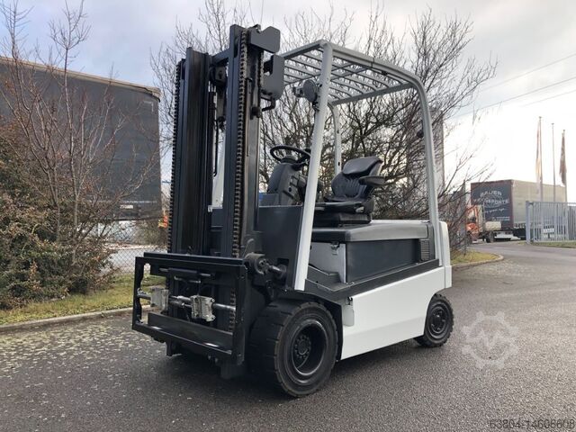 Električni viljuškar za 4 točka
UniCarriers G1Q2L30Q (QX2-30H)