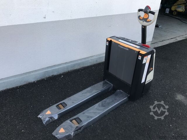 Ručni paletni viljuškar
Crown WP 3080 Elektro-Hubwagen mit Masthub