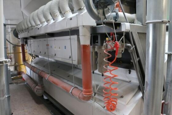 Prodaje se Meyer 6SXZ-780CG-6V razvrsivač boja na aukciji