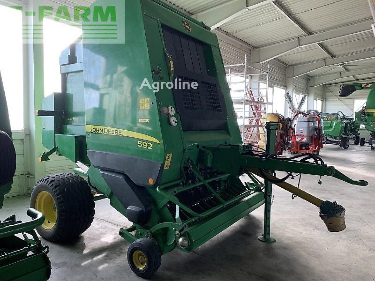 John Deere 592 maxi cut balirka za okrugle bale