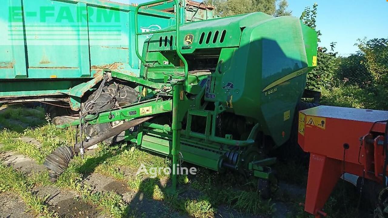 John Deere f441 m balirka za okrugle bale