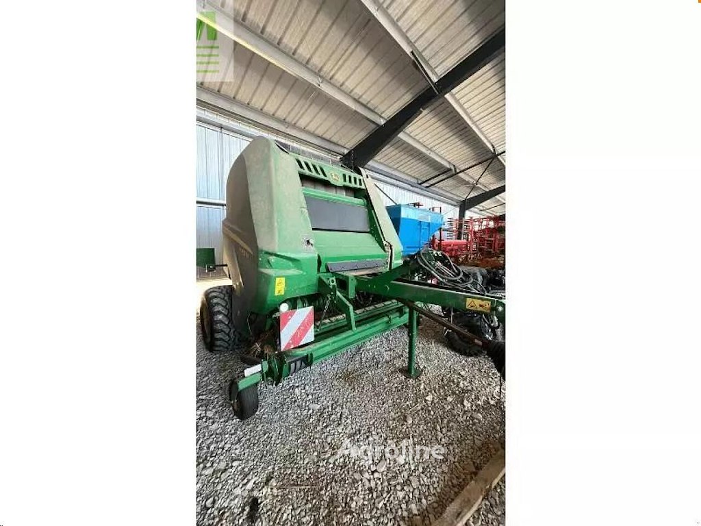 John Deere v451m balirka za okrugle bale
