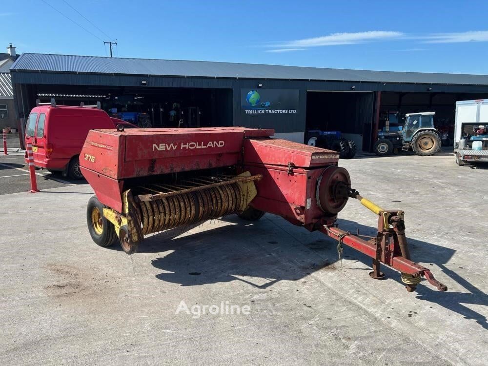 New Holland HAYLINER 376 balirka za četvrtaste bale