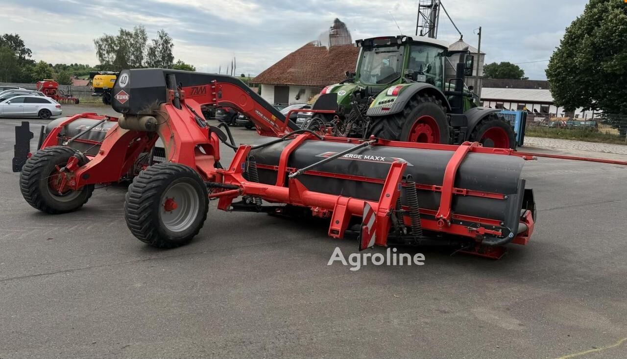 Kuhn MergeMaxx 950 trakasti formirač otkosa