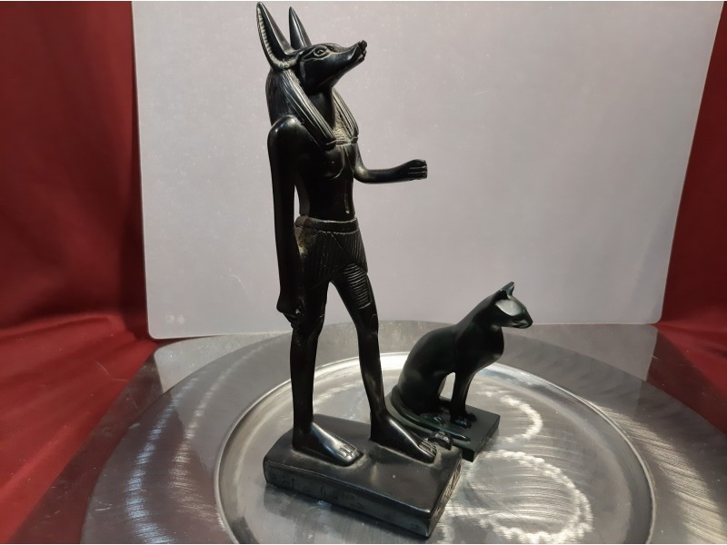 PAR EGIPATSKIH FIGURA ANUBIS I BASTET MAT BAZALT MANA