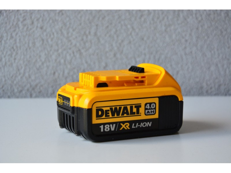 DEWALT 18v 4Ah Aku baterija