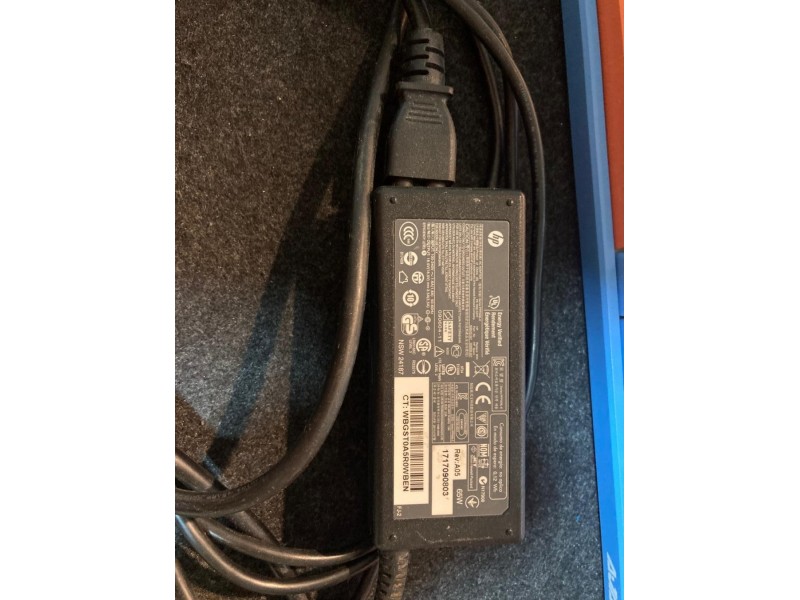 Original HP punjač 65W