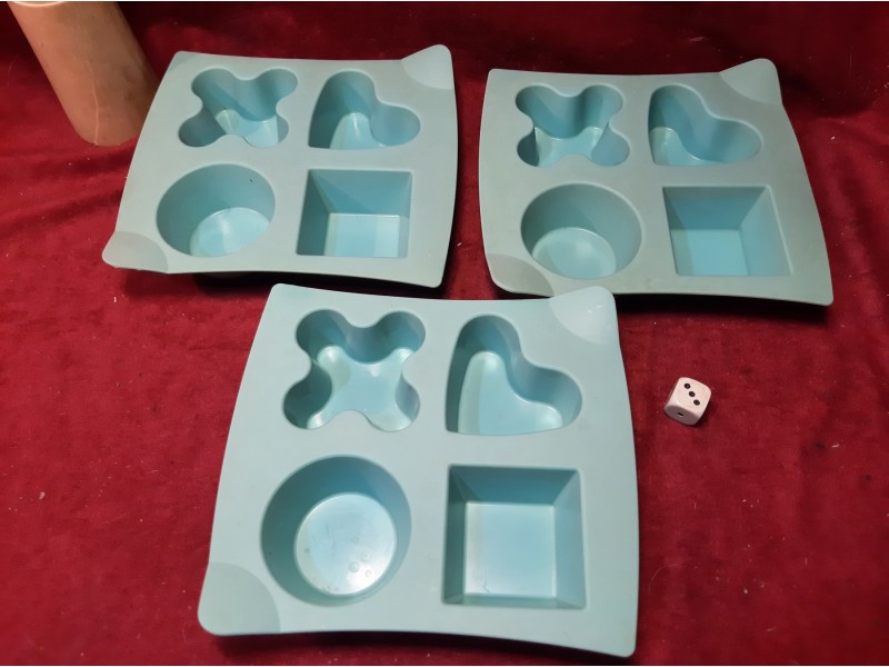 TUPPERWARE SILIKONSKI KALUPI ZA KOLAČE SET 3 KOMADA