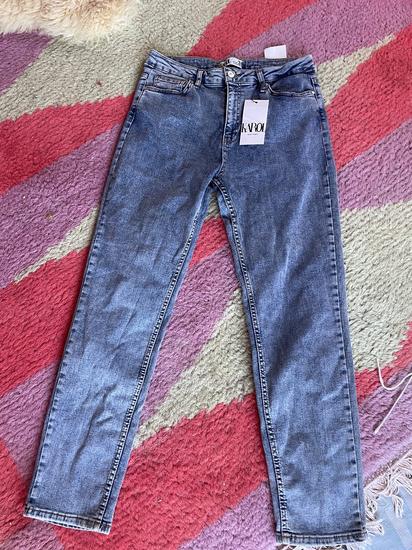 Nove farmerice 38 sa puno elastina