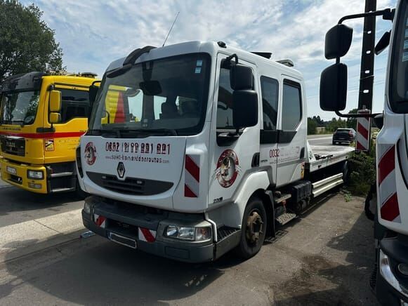 Prodaje se Renault Midlum 220 DXI šlep auto na aukciji