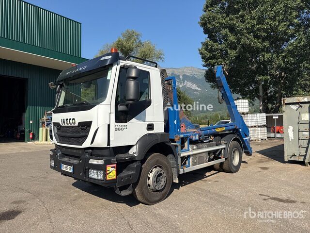Prodaje se IVECO Trakker 360 kamion podizač kontejnera na aukciji