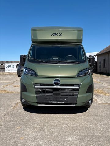 Novi AKX Opel Movano vozilo za prevoz konja
